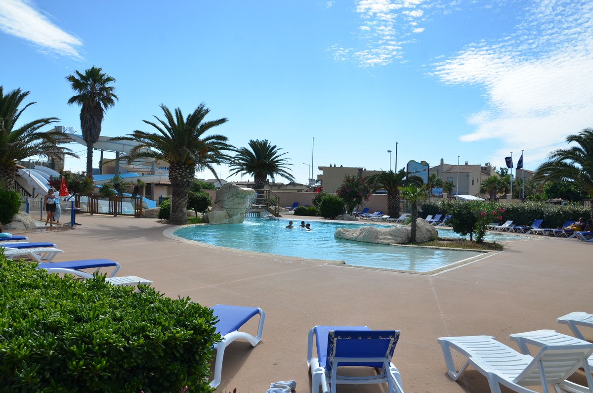 Piscine et toboggans : Camping Le Méditerranée Valras - Plage